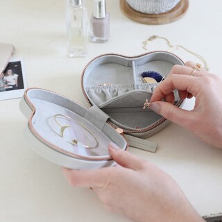 Travel Accessories | Travel Wallets & Travel Bags | Lisa Angel