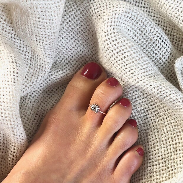 Vintage Style Sterling Silver Sun Toe Ring | Lisa Angel