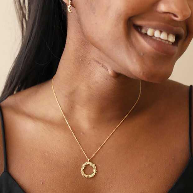 Floral Halo Pendant Necklace in Gold | Lisa Angel