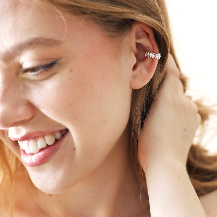 Tiny Daisy Chain Ear Cuff in Silver | Lisa Angel