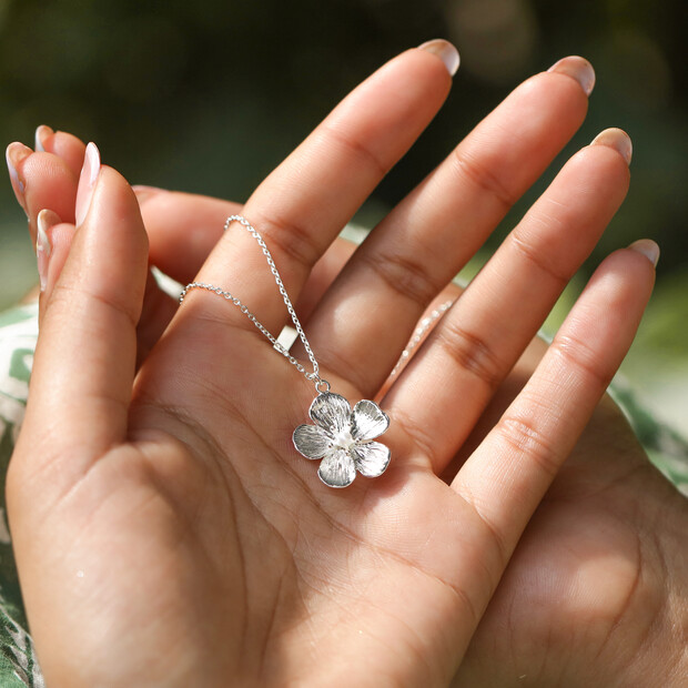 Large Flower Pendant Necklace with Pearl in Silver | Lisa Angel
