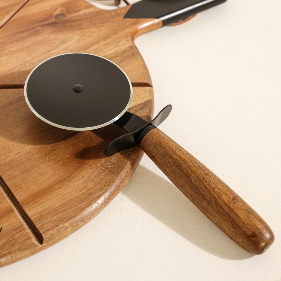 Personalised Serving Board & Pizza Cutter Set | Lisa Angel