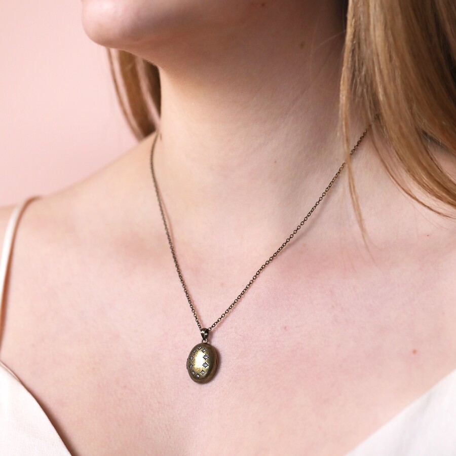 Personalised Antiqued Crystal Star Oval Locket Necklace | Lisa Angel