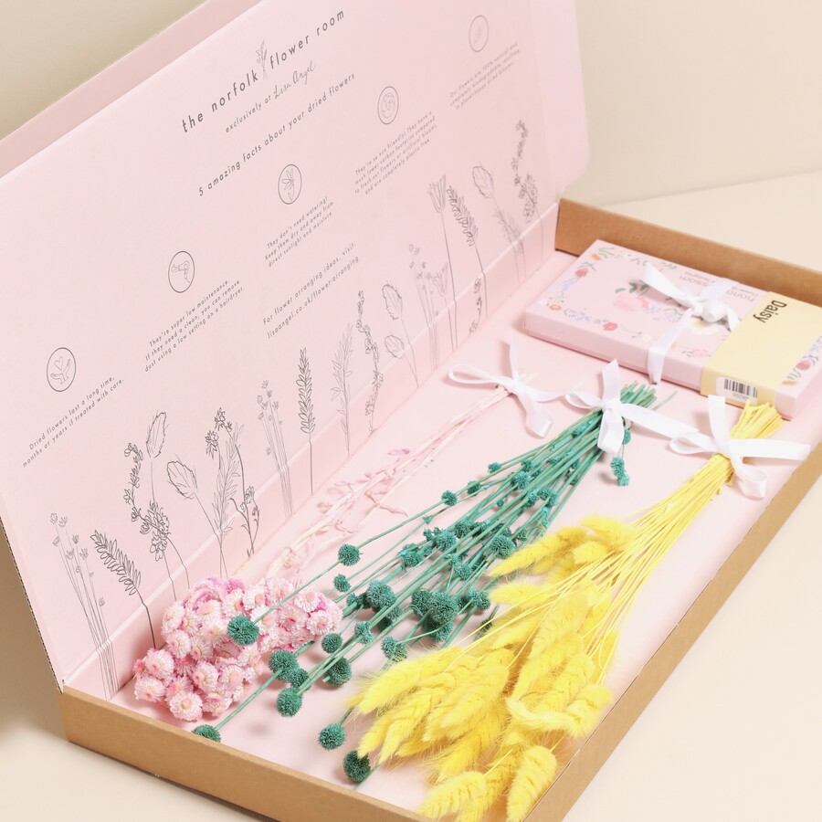 Letterbox Dried Flowers and Daisy Scented Tealights Gift Set | Lisa Angel
